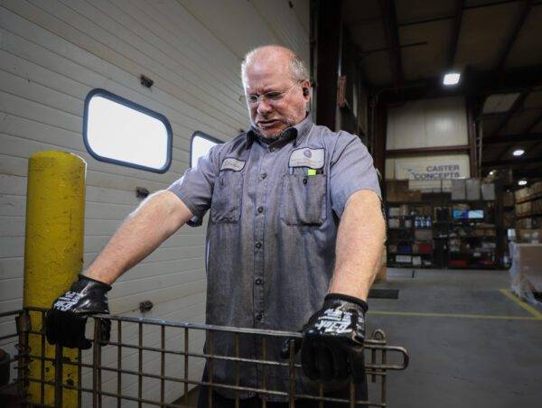 How to Push Carts Properly To Avoid Injuries (Push Cart Sa